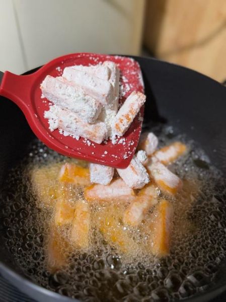 蛋黄南瓜怎么做_咸蛋黄炒南瓜要焯水吗-第2张图片-山城妙识