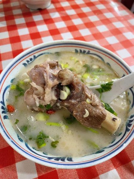 羊骨头汤的营养价值_羊骨头汤怎么炖最补钙-第1张图片-山城妙识