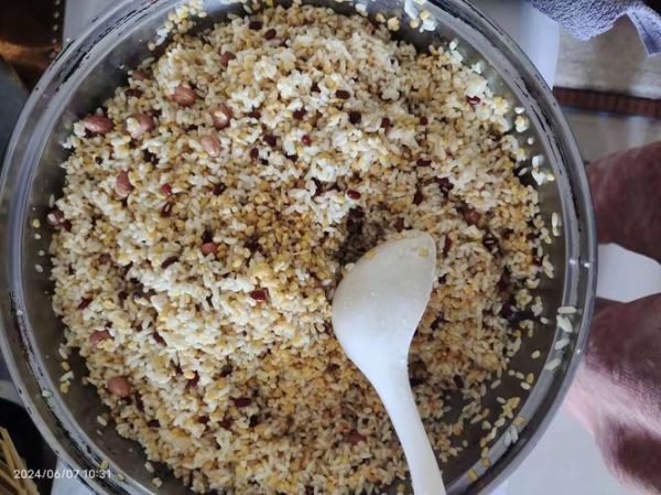 包粽子糯米泡多久合适_糯米泡多长时间最好-第2张图片-山城妙识