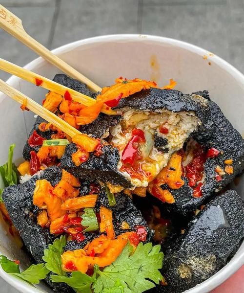 臭豆腐的来历_臭豆腐为什么臭-第1张图片-山城妙识 臭豆腐的来历_臭豆腐为什么臭-第1张图片-山城妙识