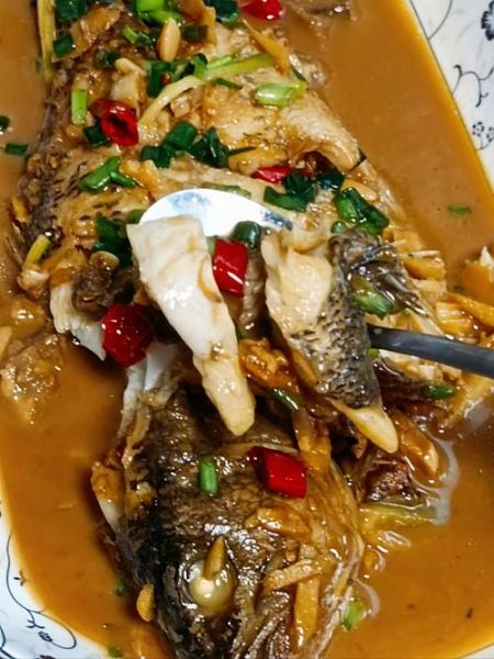 红烧鲈鱼怎么做才好吃_正宗做法窍门-第1张图片-山城妙识