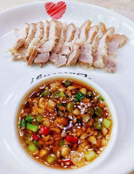 蒜泥白肉的蘸料怎么调_蒜泥白肉蘸料配方比例-第3张图片-山城妙识