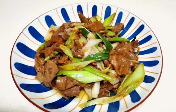 家常葱爆羊肉怎么做_羊肉去膻味技巧-第2张图片-山城妙识 家常葱爆羊肉怎么做_羊肉去膻味技巧-第2张图片-山城妙识