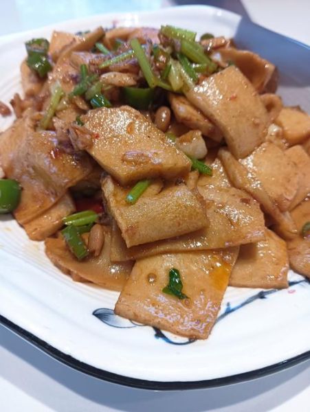 千叶豆腐凉拌怎么做_千叶豆腐凉拌需要焯水吗-第1张图片-山城妙识