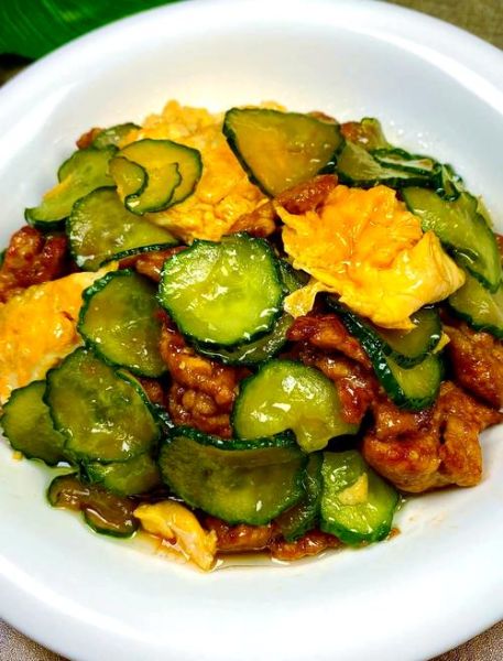 黄瓜炒鸡蛋怎么做_黄瓜炒肉片的家常做法-第2张图片-山城妙识