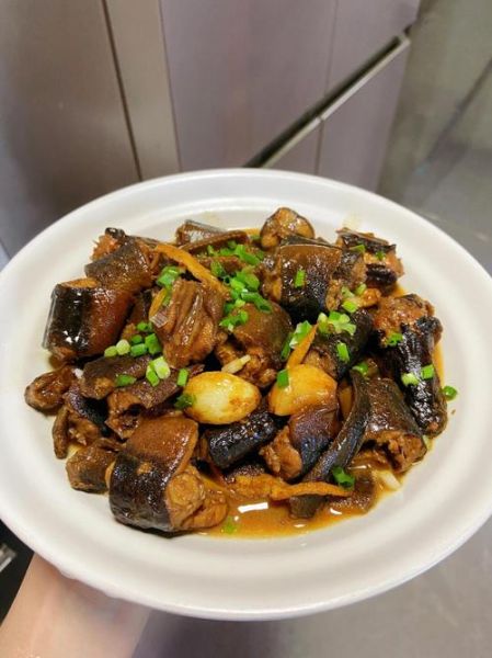 红烧黄鳝要不要焯水_焯水后口感会变差吗-第1张图片-山城妙识