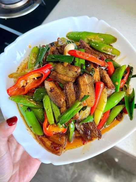 回锅肉怎么做才正宗_回锅肉图片真实步骤-第1张图片-山城妙识