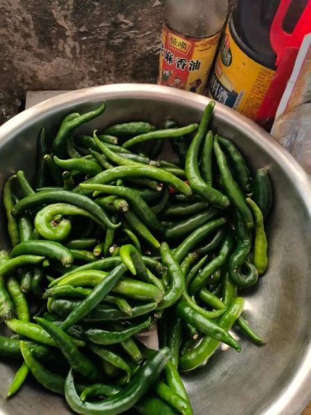 新鲜辣椒怎么炒好吃_新鲜辣椒怎么腌制好吃-第1张图片-山城妙识 新鲜辣椒怎么炒好吃_新鲜辣椒怎么腌制好吃-第1张图片-山城妙识