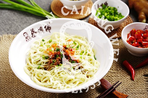 蔡明纬热干面加盟费多少钱_加盟条件有哪些-第3张图片-山城妙识