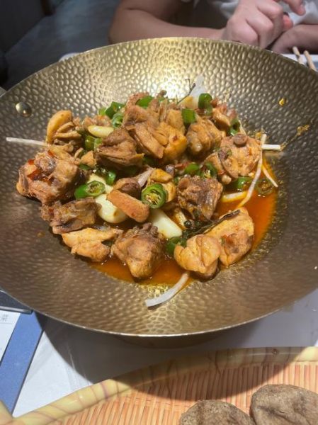 青椒童子鸡怎么做_童子鸡去腥技巧-第1张图片-山城妙识