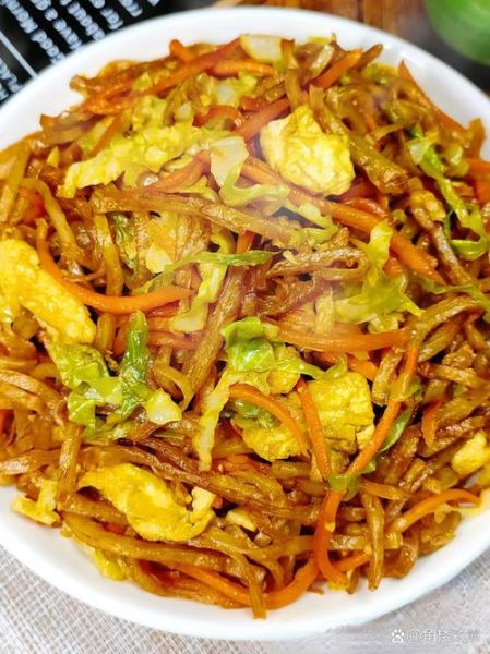 圆白菜炒饼丝怎么做_圆白菜炒饼丝家常做法-第1张图片-山城妙识