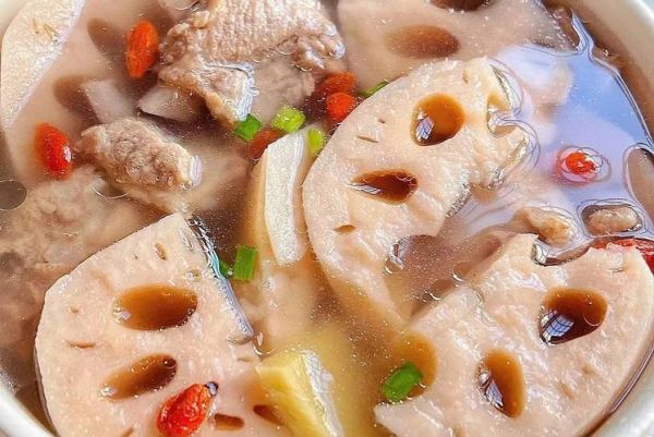 排骨藕汤排骨要不要炒_先焯水还是先煸炒-第2张图片-山城妙识