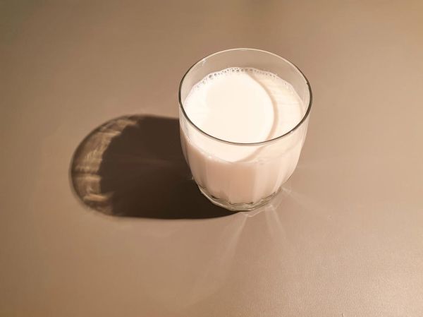 喝牛奶致癌是真的吗_真实案例深度解析-第2张图片-山城妙识