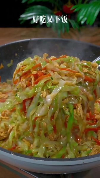 蛋黄炒包菜怎么做_蛋黄炒包菜需要焯水吗-第2张图片-山城妙识