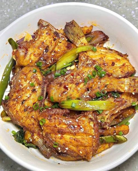 干烧耗儿鱼怎么做_干烧耗儿鱼的家常做法-第1张图片-山城妙识