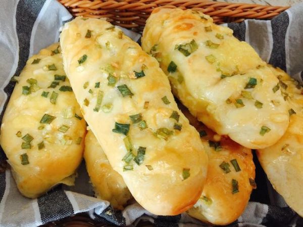 葱油面包怎么做_葱油面包保存多久-第2张图片-山城妙识