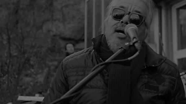 野菊花乐队经典歌曲有哪些_野菊花乐队成员现状-第3张图片-山城妙识