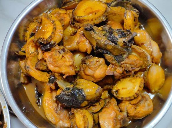 正宗鲍鱼焖鸡怎么做_鲍鱼焖鸡用什么鸡最好-第3张图片-山城妙识 正宗鲍鱼焖鸡怎么做_鲍鱼焖鸡用什么鸡最好-第3张图片-山城妙识