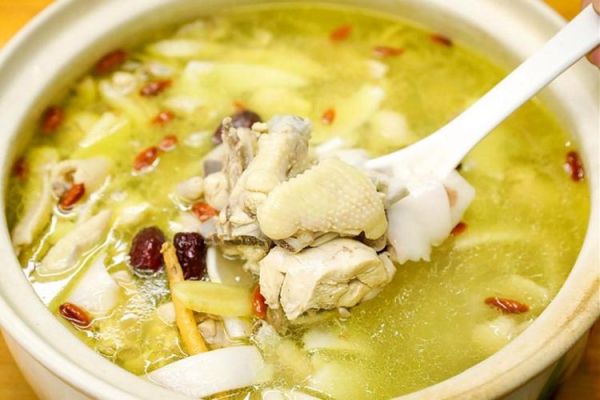 清炖鸡汤怎么炖好喝_清炖鸡汤怎么炖有营养-第1张图片-山城妙识