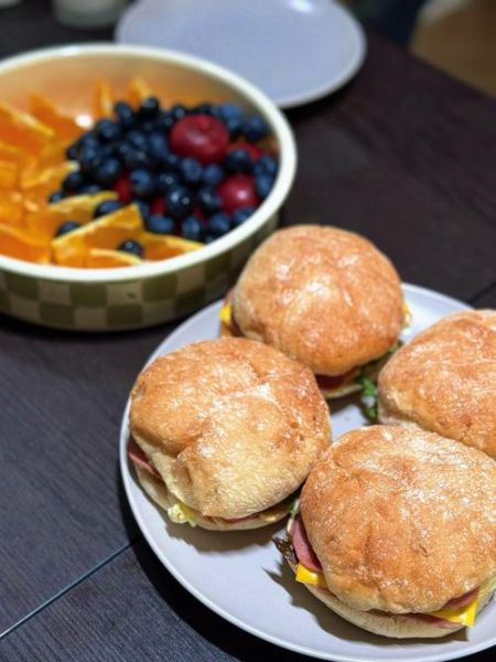 三文治火腿可以生吃吗_生吃火腿安全吗-第1张图片-山城妙识