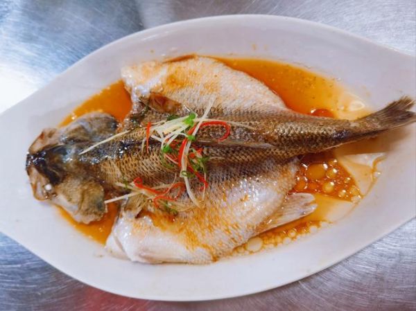 清蒸鲈鱼怎么做_清蒸鲈鱼蒸几分钟最好-第3张图片-山城妙识