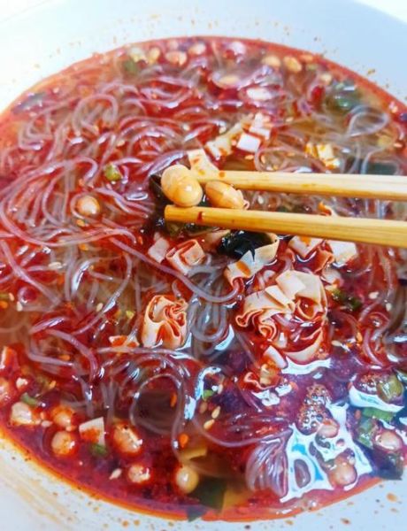 白家酸辣粉正宗做法_白家酸辣粉热量高吗-第1张图片-山城妙识