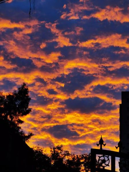 火烧云是怎么形成的_火烧云出现时间-第1张图片-山城妙识