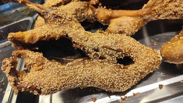 芝麻鸭怎么上芝麻_芝麻鸭上芝麻技巧-第1张图片-山城妙识