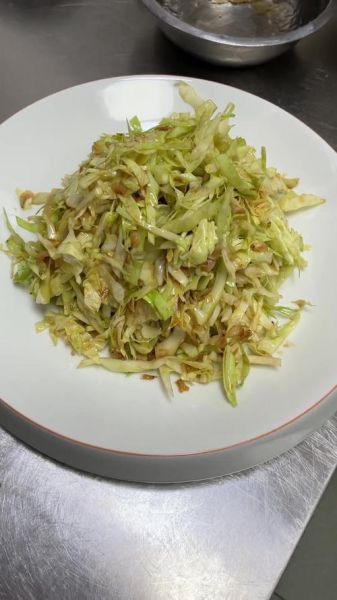 洋白菜熬菜怎么做好吃_洋白菜熬菜的家常做法-第2张图片-山城妙识