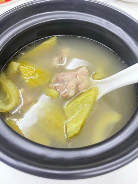 夏天苦瓜煲汤有几种做法_苦瓜汤怎么做清热解暑-第2张图片-山城妙识