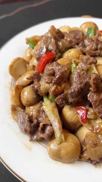 草菇和什么菜一起炒好吃_草菇最佳搭配推荐-第2张图片-山城妙识