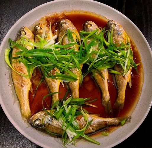 清蒸鱼怎么蒸才鲜嫩_家庭清蒸鱼的做法步骤-第1张图片-山城妙识