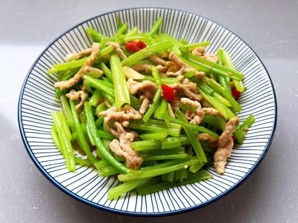 芹菜可以和什么菜一起炒_芹菜炒什么好吃-第2张图片-山城妙识
