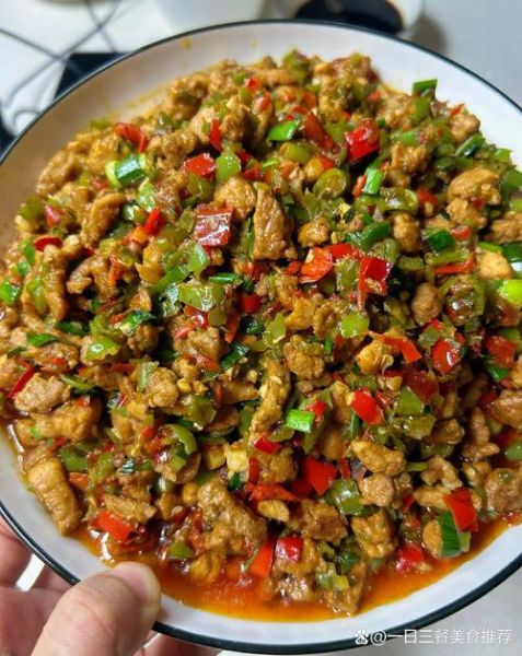 花椒肉丁怎么做_家常花椒肉丁做法视频-第1张图片-山城妙识