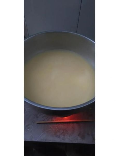 电饭煲煮玉米面粥的做法_玉米面粥怎么煮不糊锅-第2张图片-山城妙识