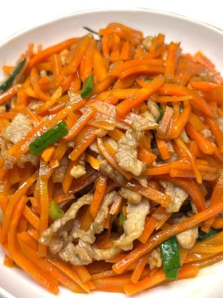 胡萝卜丝炒肉怎么炒好吃_胡萝卜丝炒肉的家常做法-第1张图片-山城妙识