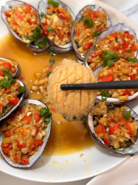 清蒸鲍鱼蒜蓉怎么做_清蒸鲍鱼蒜蓉蒸多久-第1张图片-山城妙识