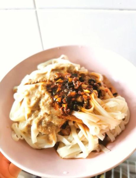 麻酱拌面调汁怎么调_麻酱拌面酱汁比例窍门-第2张图片-山城妙识