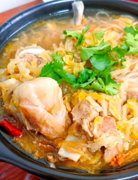 酸菜炖排骨炖多久_酸菜炖排骨需要炖多长时间-第1张图片-山城妙识