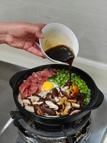 煲仔饭怎样做_煲仔饭视频教学-第1张图片-山城妙识