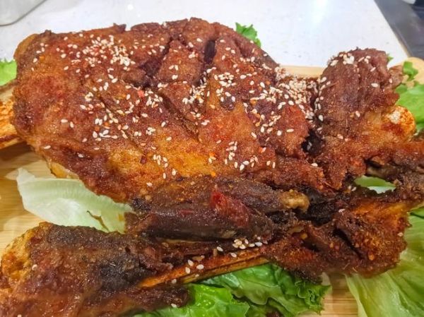 烤羊腿怎么做才外酥里嫩_烤羊腿腌制多久最入味-第1张图片-山城妙识