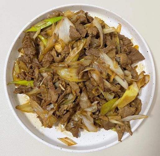 葱爆羊肉卷怎么做_葱爆羊肉卷的家常做法-第2张图片-山城妙识