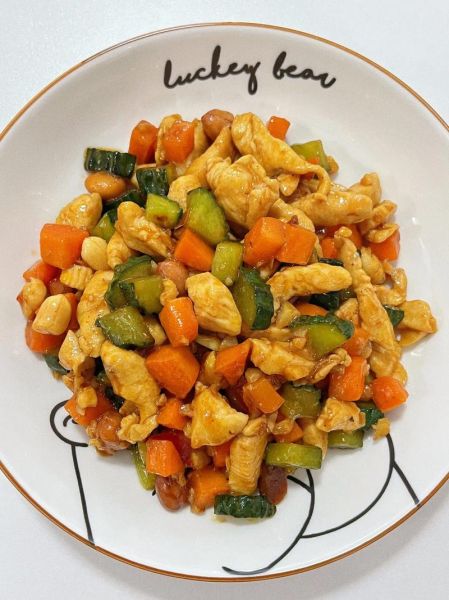 宫保鸡丁怎么做才正宗_饭店宫保鸡丁做法揭秘-第1张图片-山城妙识