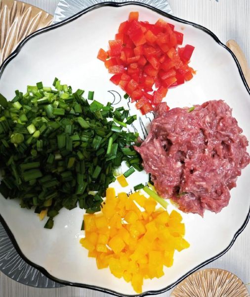 牛肉大葱饺子馅怎么调_牛肉大葱饺子馅比例-第2张图片-山城妙识