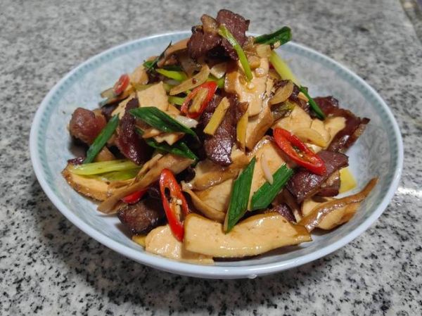 香干肉片怎么炒好吃_香干炒肉用哪种香干-第1张图片-山城妙识
