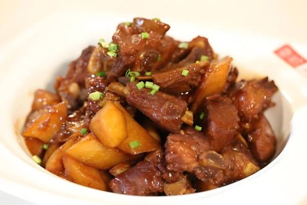 炖排骨放什么调料_家常炖排骨需要哪些香料-第1张图片-山城妙识