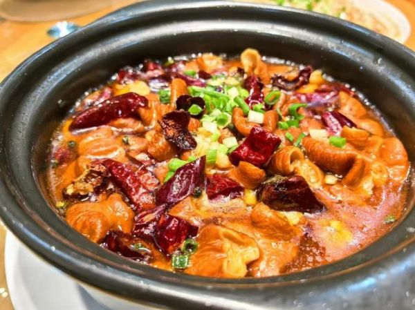 砂锅肥肠炖豆腐怎么做_砂锅肥肠炖豆腐好吃吗-第1张图片-山城妙识