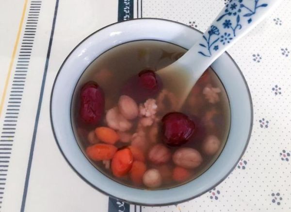 红豆薏米芡实粥的功效与禁忌_红豆薏米芡实粥能天天喝吗-第1张图片-山城妙识