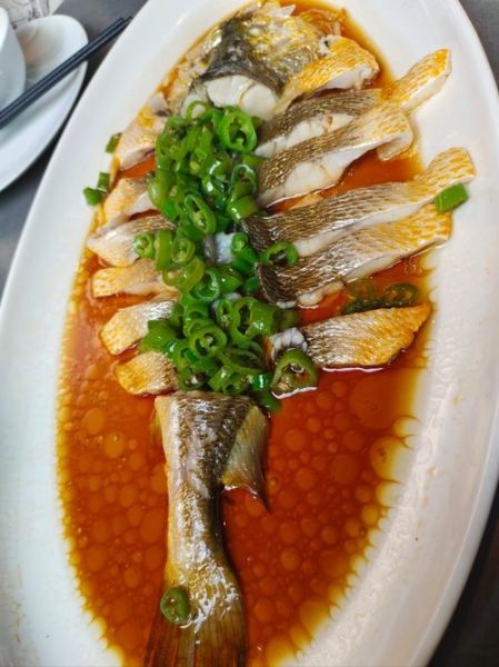 清蒸鲤鱼怎么蒸不腥_清蒸鲤鱼做法大全图-第2张图片-山城妙识 清蒸鲤鱼怎么蒸不腥_清蒸鲤鱼做法大全图-第2张图片-山城妙识