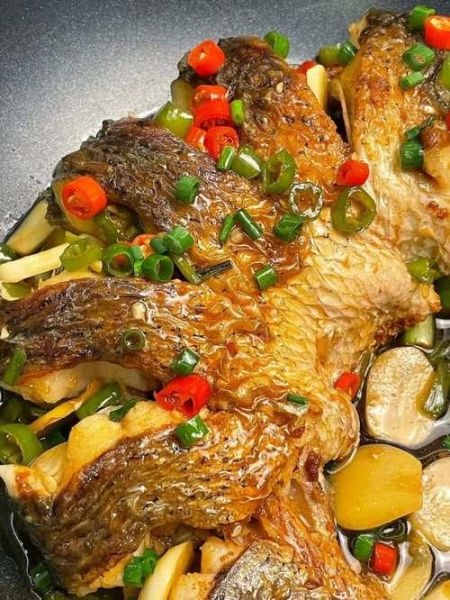 焖草鱼怎么做才好吃_家常焖草鱼做法步骤-第3张图片-山城妙识